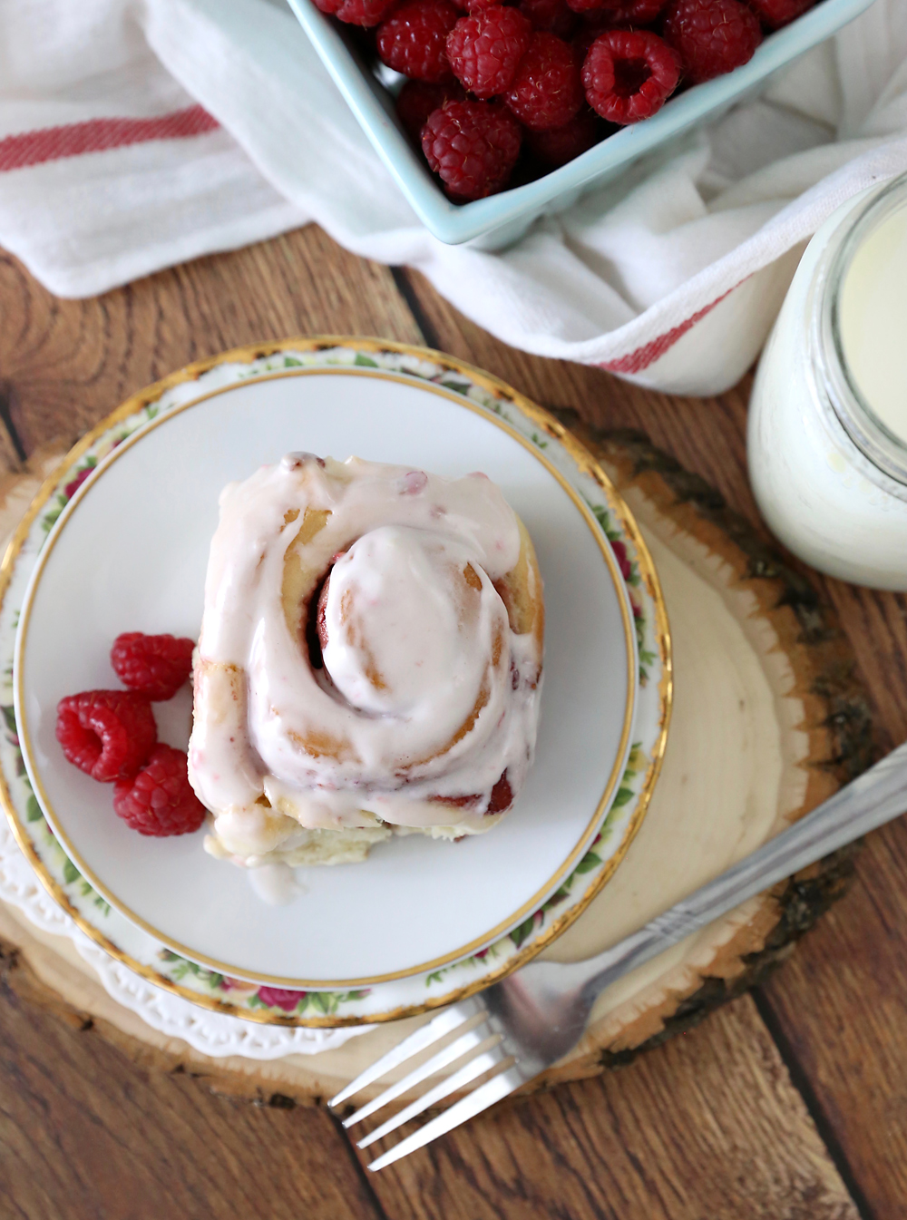 Amazing raspberry rolls recipe - even better than cinnamon rolls! - It ...