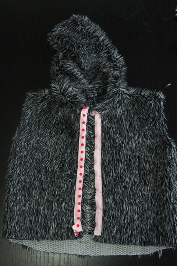 how to make a faux fur vest {with a hood!} - It's Always Autumn