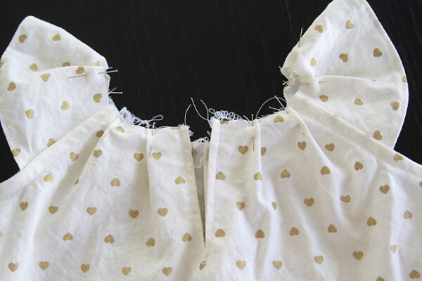 pleated flutter sleeve dress (free pattern in size 4T) - It's Always Autumn