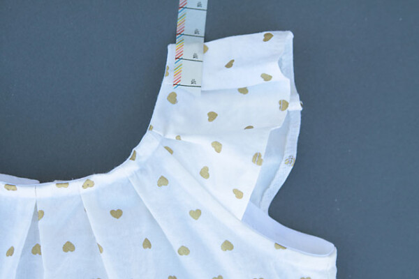 pleated flutter sleeve dress (free pattern in size 4T) - It's Always Autumn
