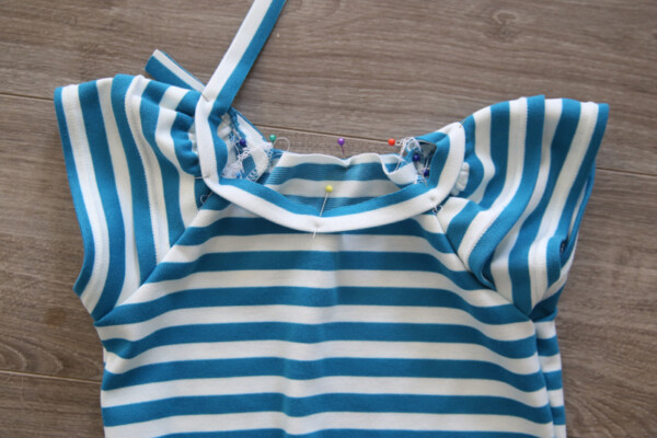 the "hello spring" girls' dress | free pattern in size 4/5 - It's ...