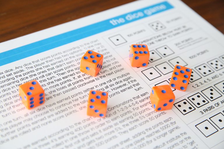 The Dice Game | fun & easy game for kids and adults - It's Always Autumn