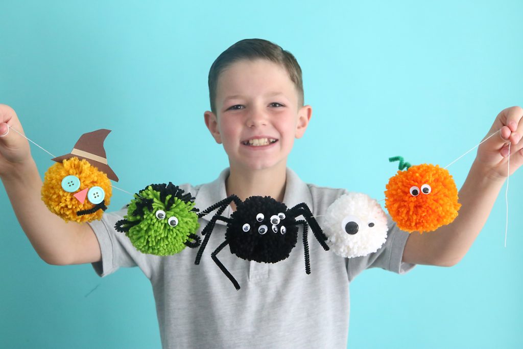 Halloween pom pom pals {easy kids' craft} - It's Always Autumn