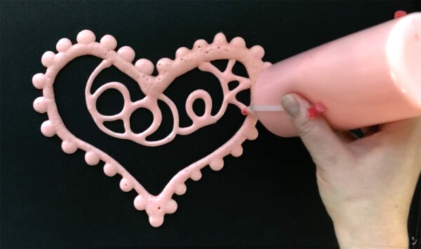 Heart shaped lace pancakes: fun + easy Valentine's Day breakfast idea ...