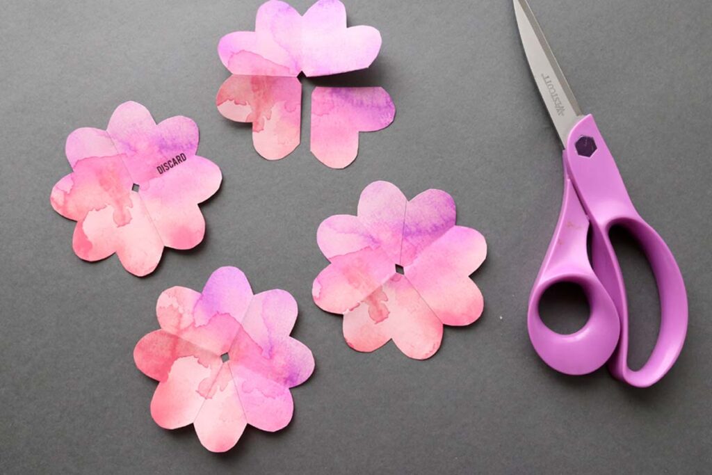 How to Make Gorgeous Paper Roses {Free Template} - It's Always Autumn