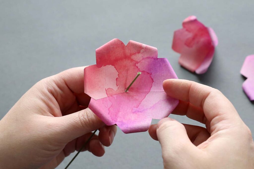 How to Make Gorgeous Paper Roses {Free Template} - It's Always Autumn