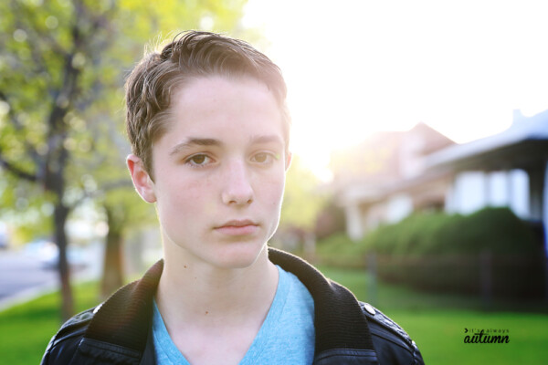 10 easy photo poses for boys to help you take great pictures - It's ...