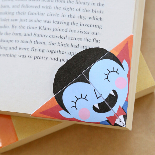 Print + fold Halloween bookmarks tutorial - It's Always Autumn