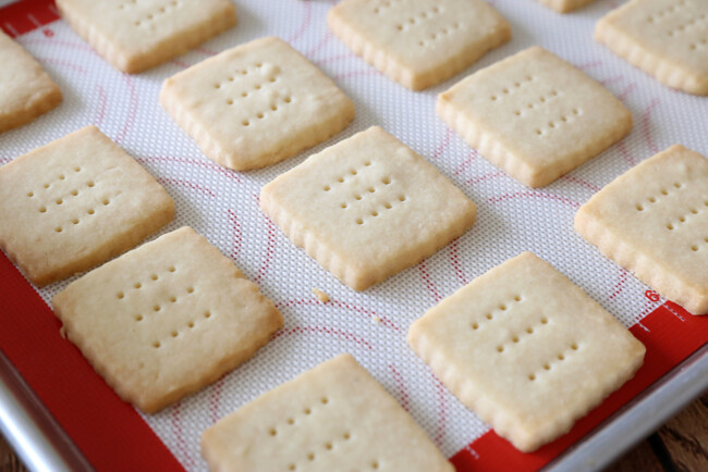 The BEST easy shortbread recipe - It's Always Autumn