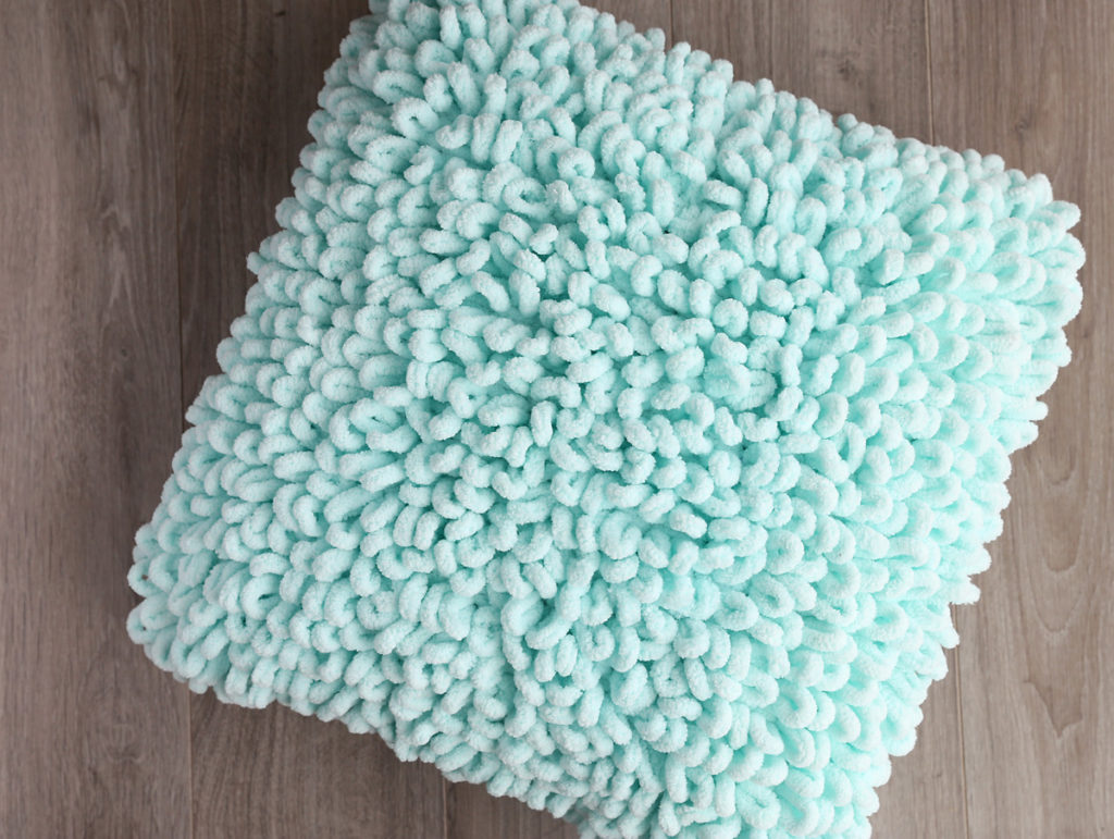 DIY Loop Texture Throw Pillow (EASY!!) - It's Always Autumn
