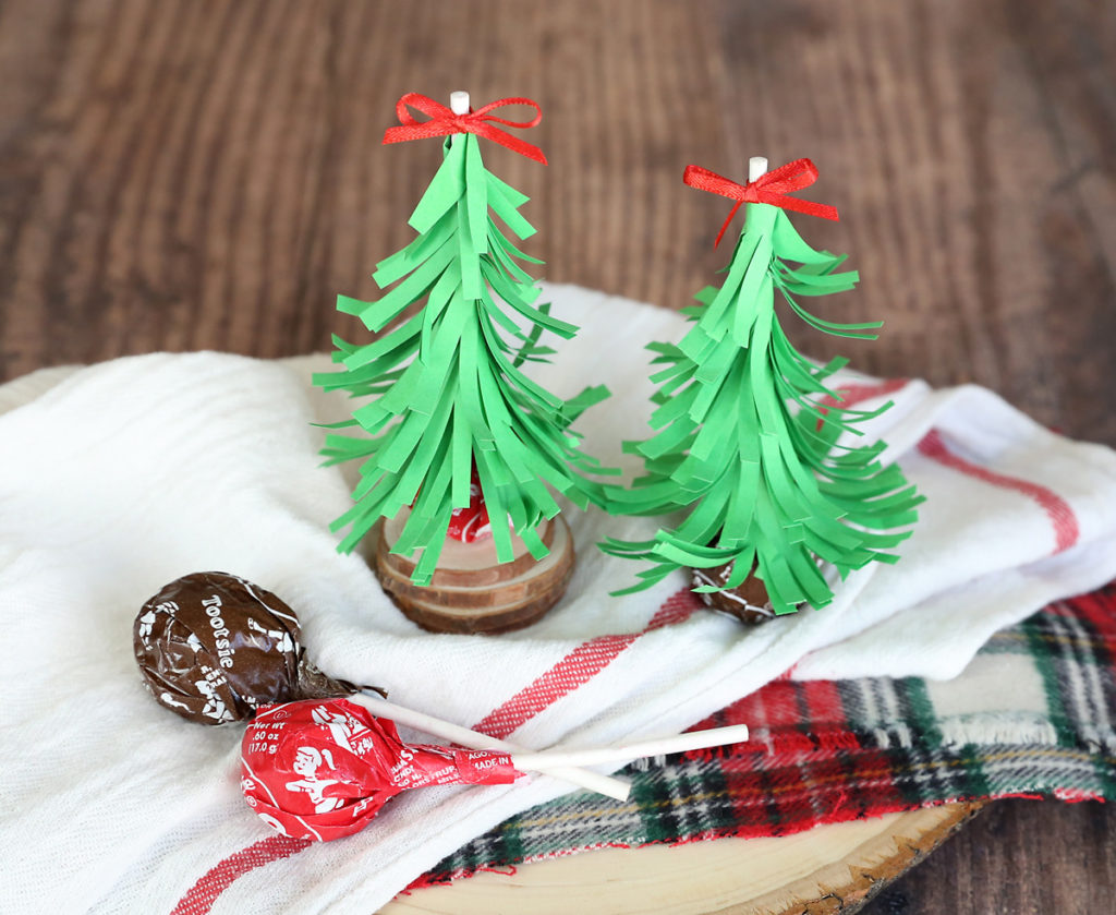 Christmas Tree Suckers {easy Christmas treat} - It's Always Autumn