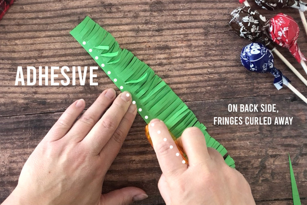Christmas Tree Suckers {easy Christmas treat} - It's Always Autumn