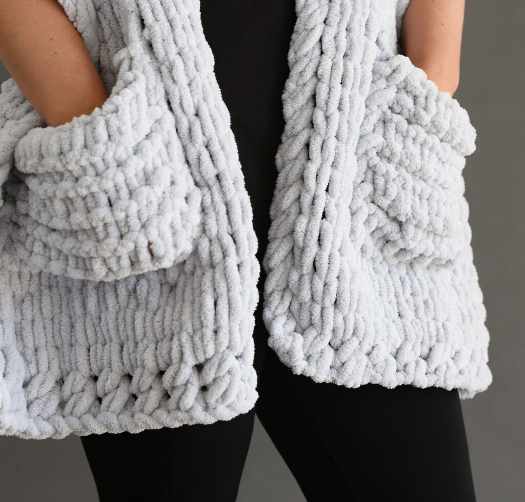 How to make a super cozy Pocket Wrap - SO EASY! - It's Always Autumn