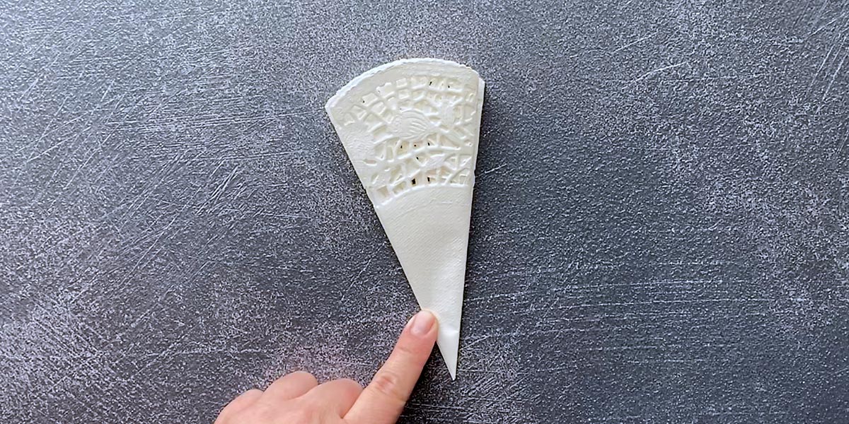 Paper Doily Snowflakes {fun Christmas craft} - It's Always Autumn