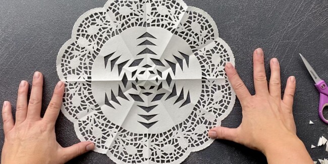 Paper Doily Snowflakes {fun Christmas craft} - It's Always Autumn