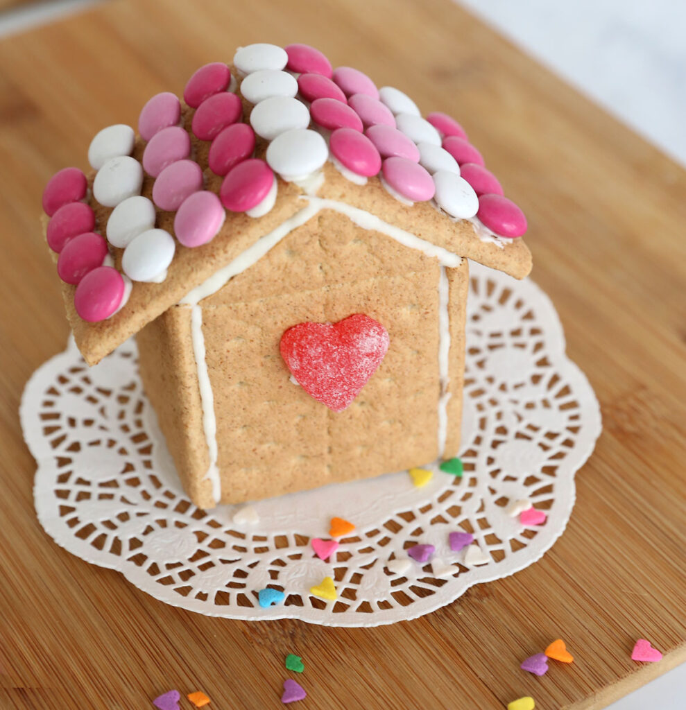 Valentine's Day "Gingerbread" Houses - It's Always Autumn