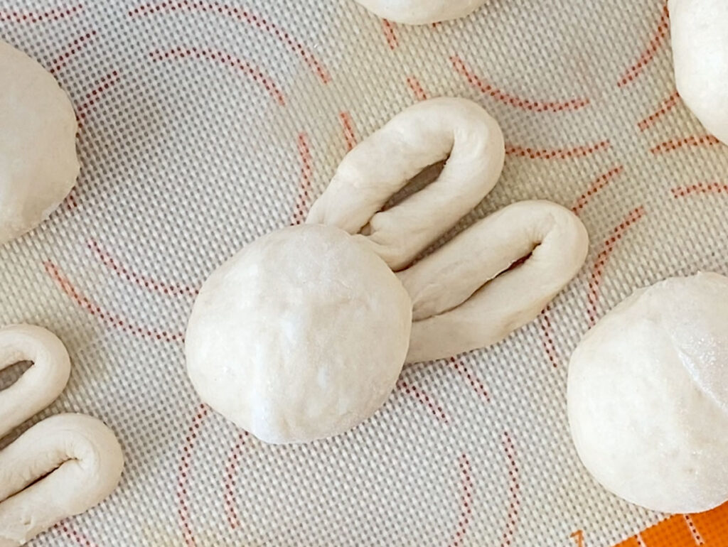 Easter Bunny Dinner Rolls - It's Always Autumn