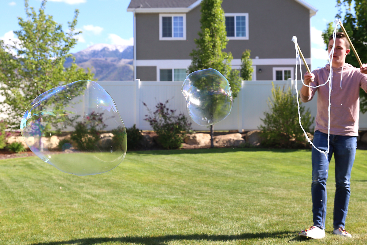 How to make a Giant Bubble Wand for AMAZING bubbles - It's Always Autumn