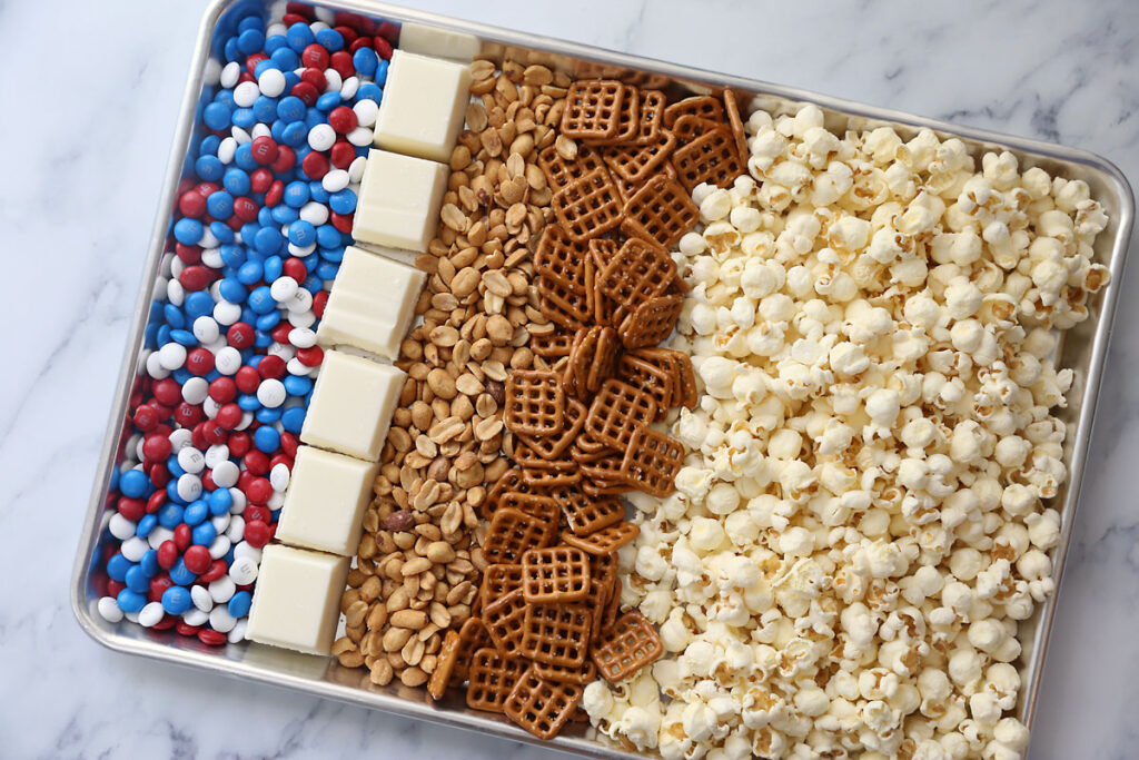 Patriotic Popcorn Mix {easy Fourth of July treat} - It's Always Autumn