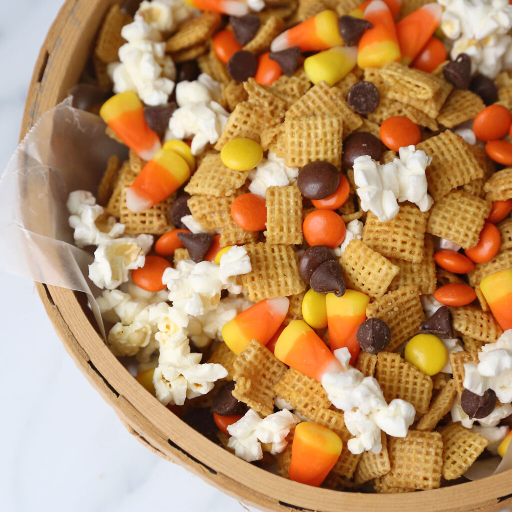 Easy Halloween Chex Mix {Sweet + Salty} - It's Always Autumn