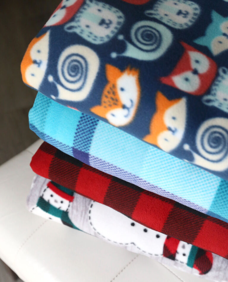 No Sew Fleece Blankets {4 Easy Ways!} - It's Always Autumn