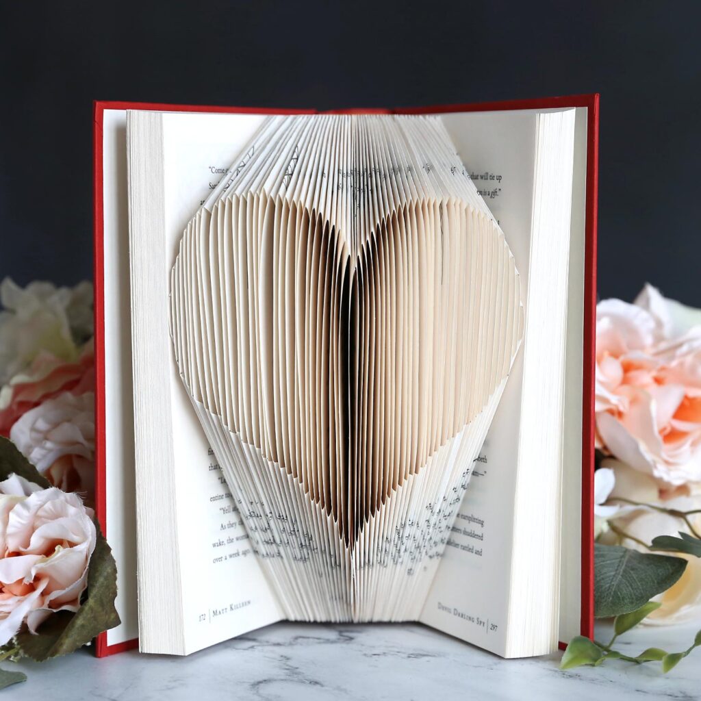 Folded Book Heart {Printable Pattern} - It's Always Autumn