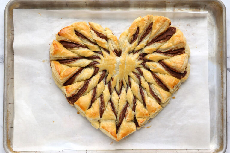 Nutella Pull Apart Pastry Heart - It's Always Autumn