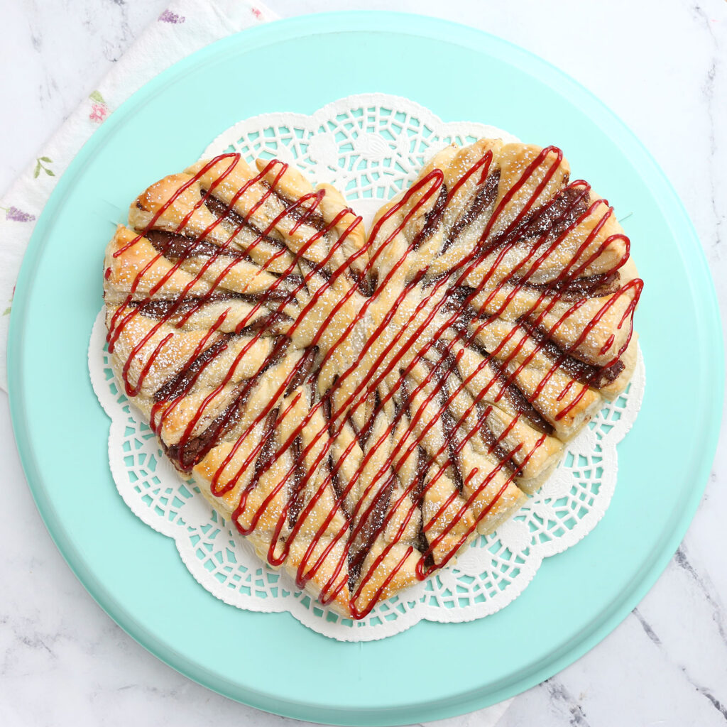 Nutella Pull Apart Pastry Heart - It's Always Autumn