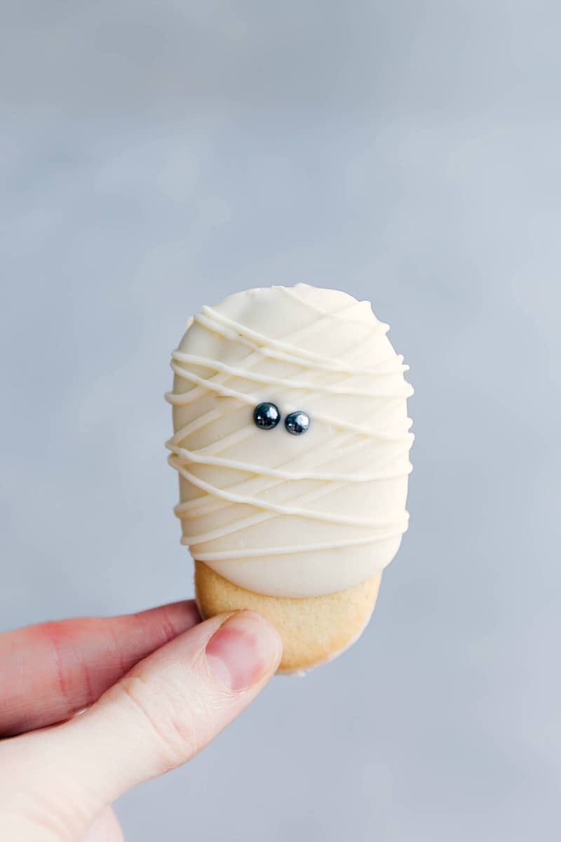 31 Easy + Spooky Halloween Cookies - It's Always Autumn