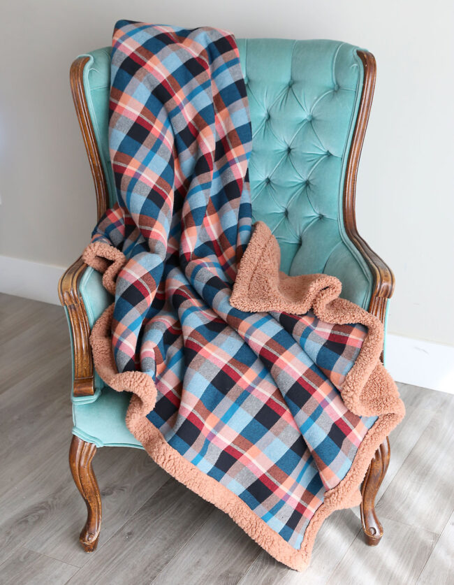 Easy DIY Flannel + Sherpa Blanket - It's Always Autumn