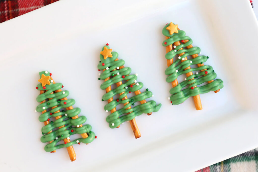 Pretzel Christmas Tree Treats - It's Always Autumn
